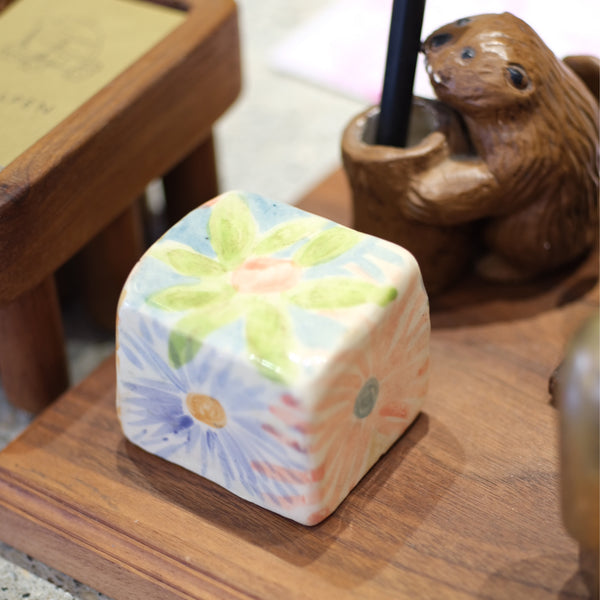 Flower cube sculpture – BULLPEN